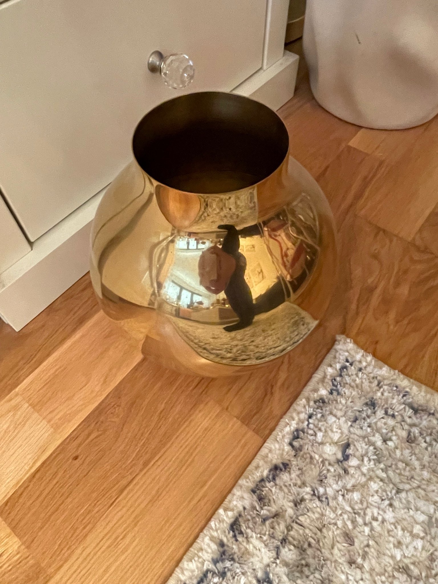 Se produkter som liknar Skultuna Boule Vas Olivia Herms på Tradera (680232539)