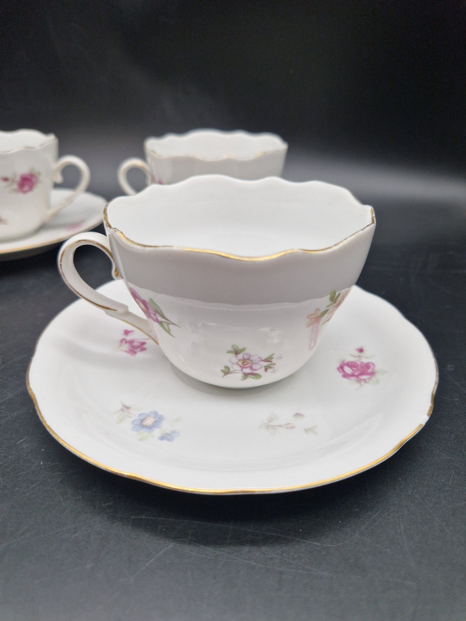 4 söta koppar med fat märkta Kahla GDR | Köp på Tradera (704291578)