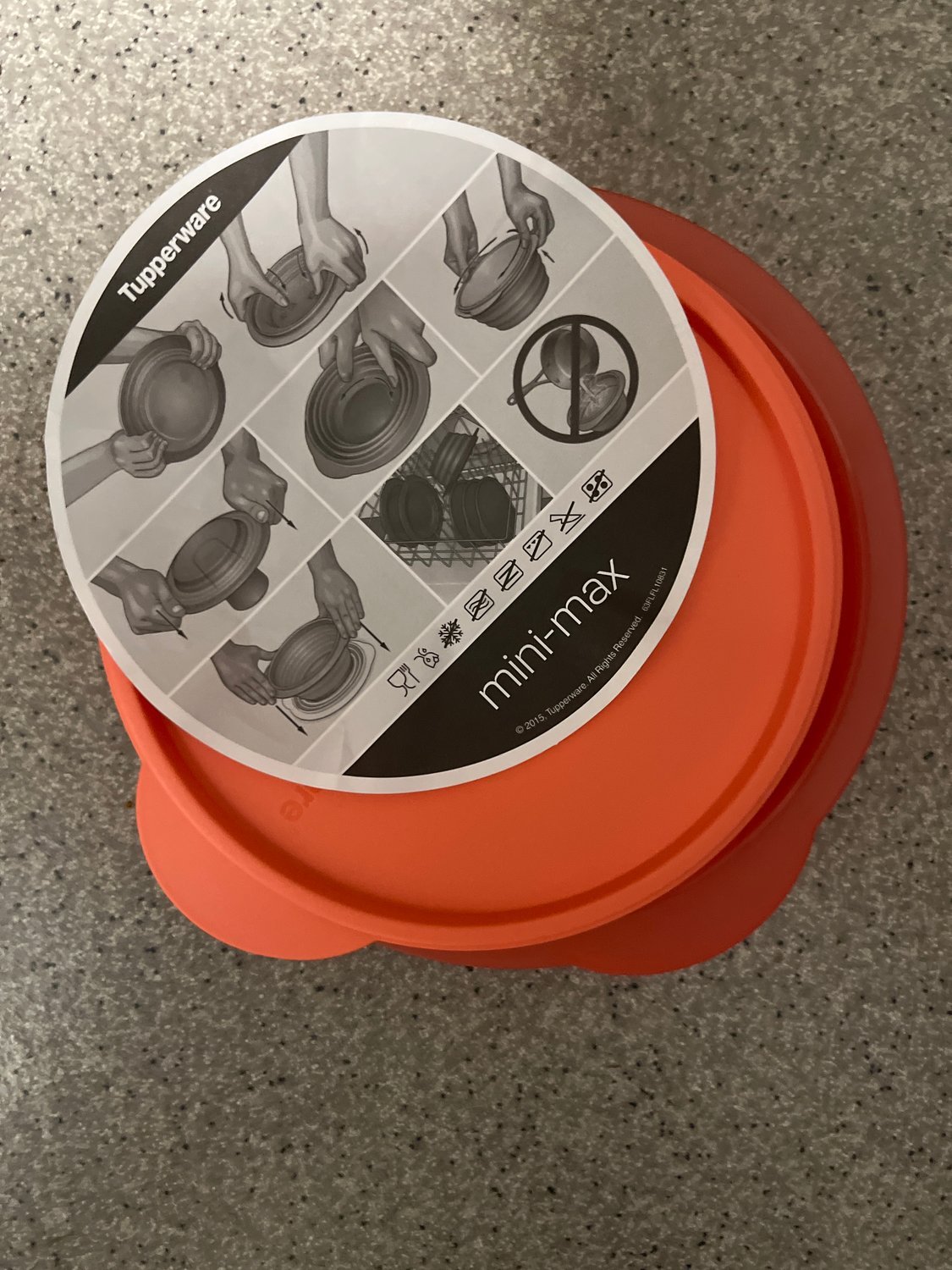 Ny Tupperware Mini Max 700 ml | Köp på Tradera (642376367)