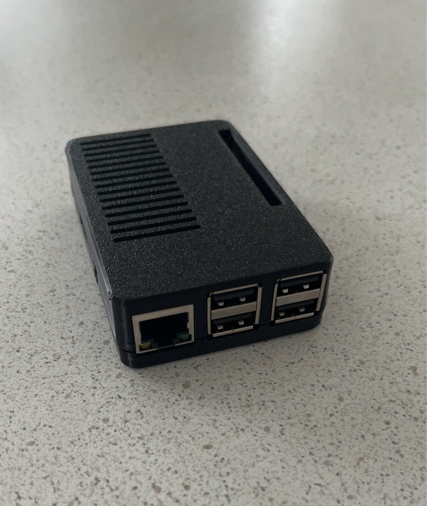 Raspberry Pi 3 B inkl. 3D-printat skal | Köp på Tradera (709627092)