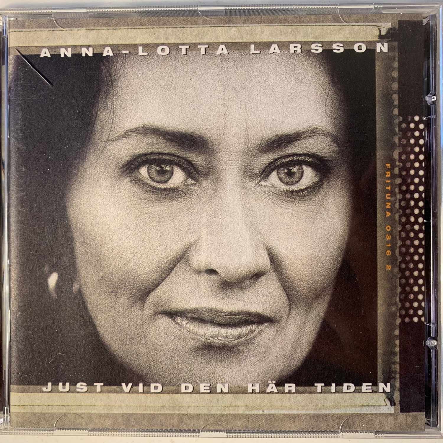 ANNA-LOTTA LARSSON - JUST VID .. | Köp från Retrobörsen på Tradera (669367472)