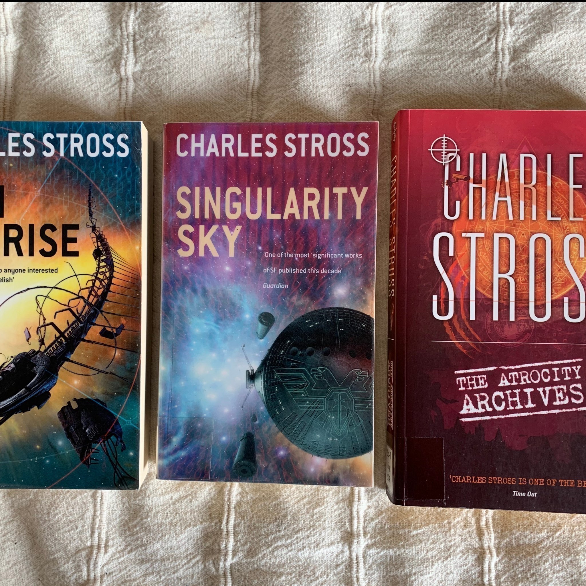 Charles Stross: Iron Sunrise, Singularity Sky, .. | Köp på Tradera (702695099)