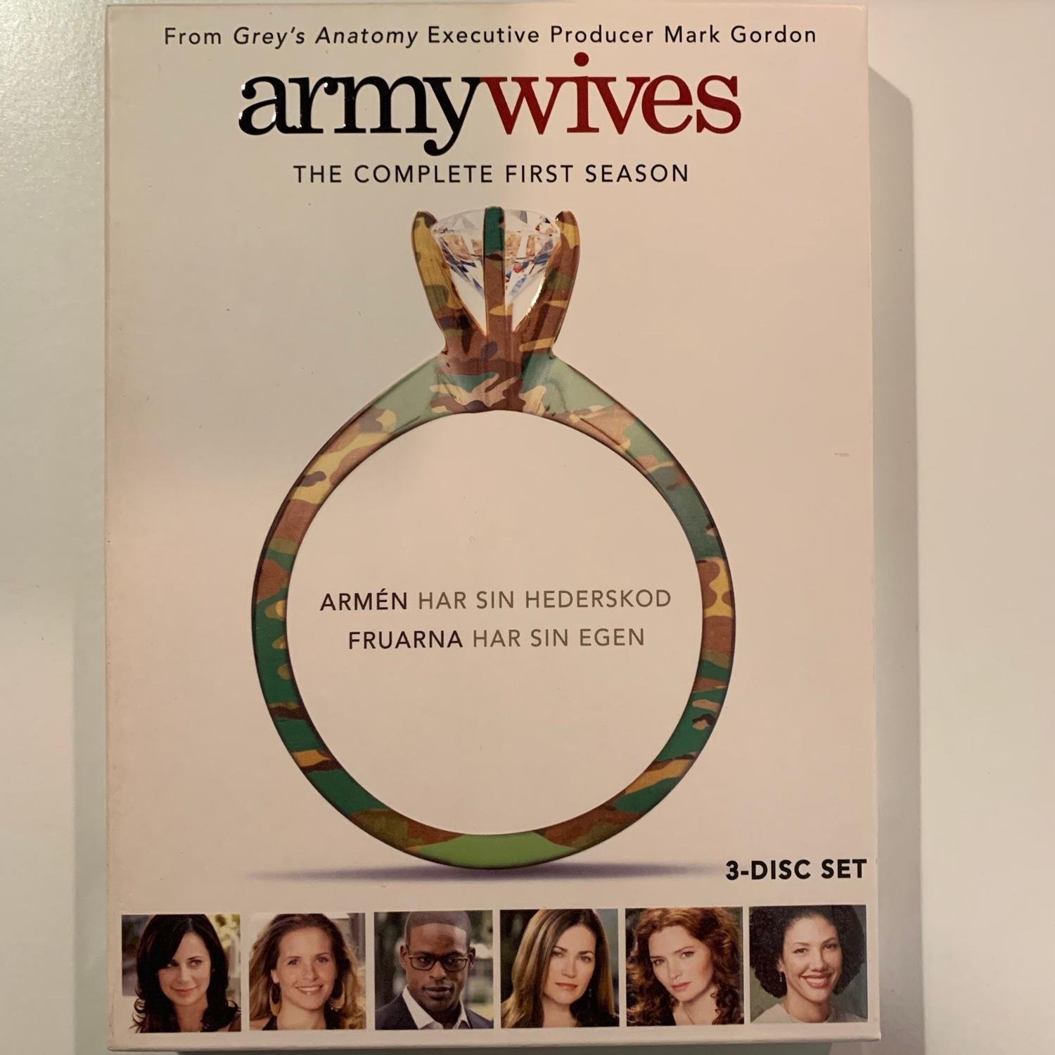 ARMYWIVES - THE COMPLETE FIRST.. | Köp från Retrobörsen på Tradera (587854867)