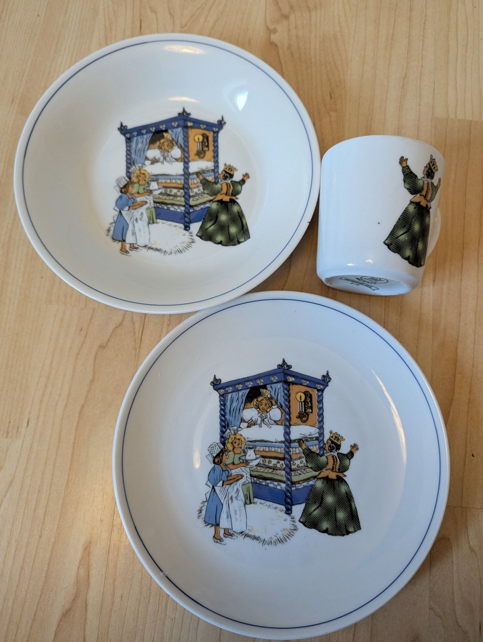 Se produkter som liknar KAHLA GDR / Barnservis på Tradera (686799969)