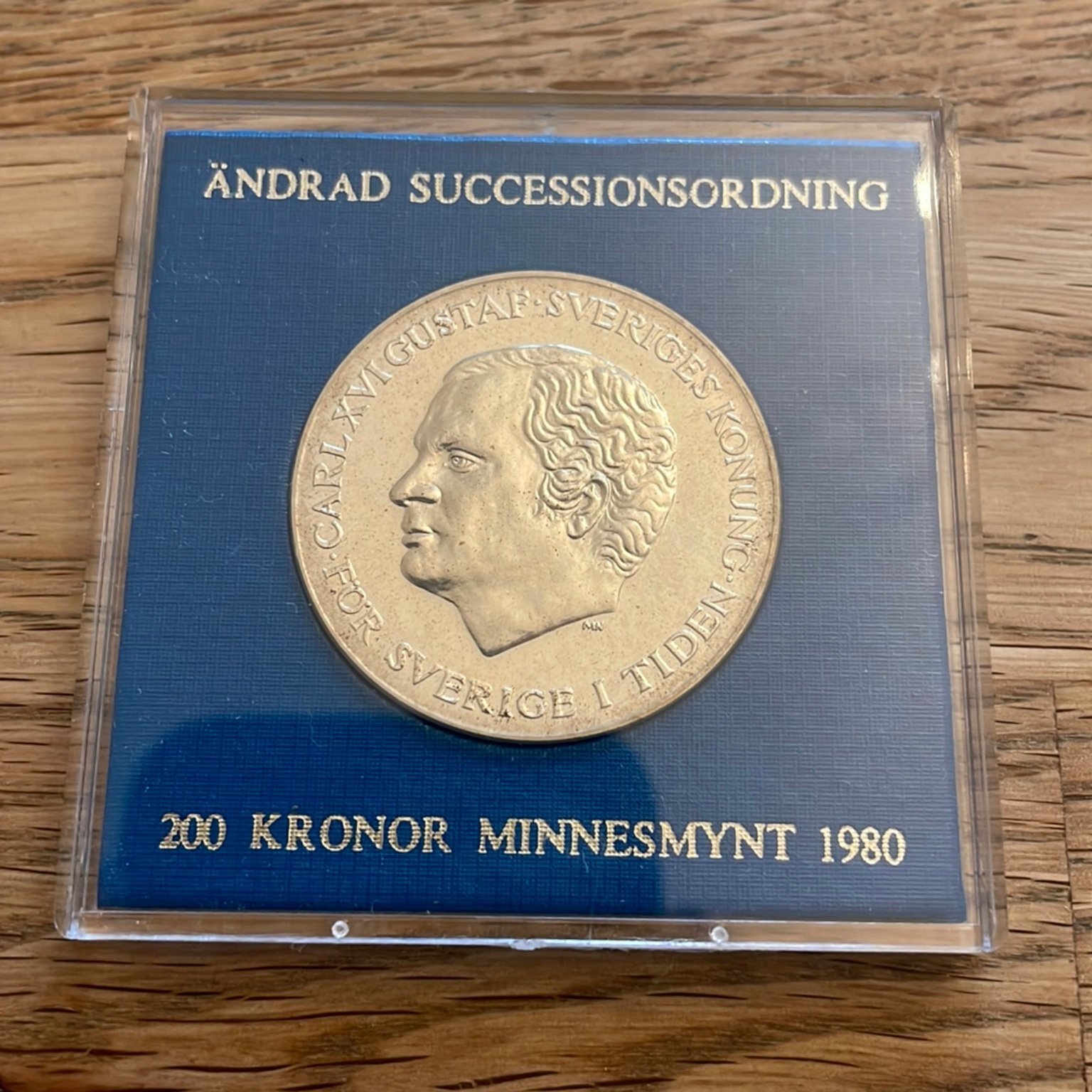 Se produkter som liknar 200 kronor minnesmynt 1980 på Tradera (630151140)