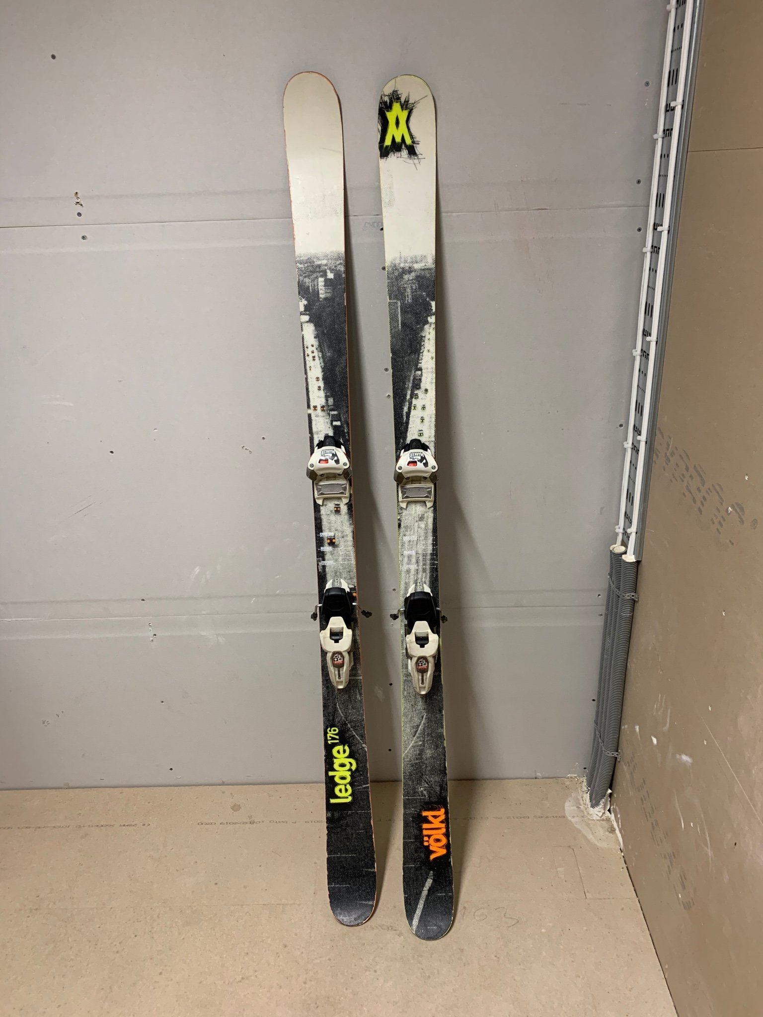 twin tip skidor (429692119) ᐈ Köp på Tradera