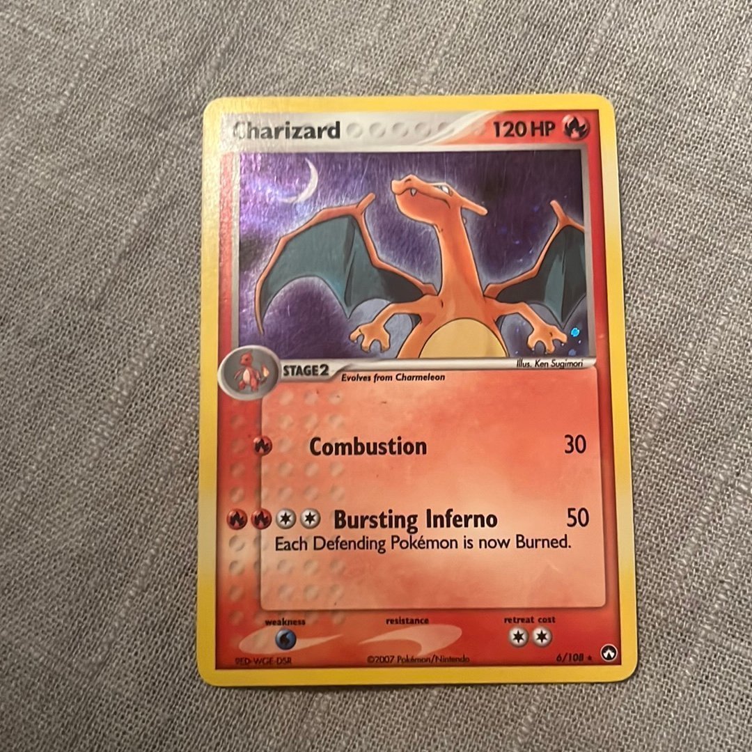 Se produkter som liknar pokémon kort. Charizard holo på Tradera (638623928)