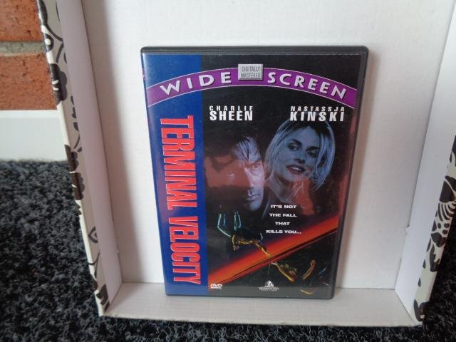 DVD-TERMINAL VELOCITY *Charlie Sheen, Nastassja.. | Köp på Tradera (538070153)