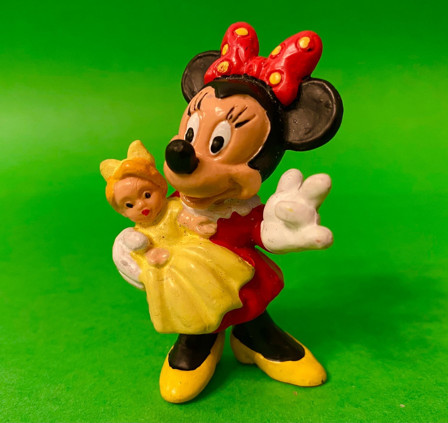 Söt Mimmi med Docka Disney Figur Figure Bully B.. | Köp på Tradera (640589352)