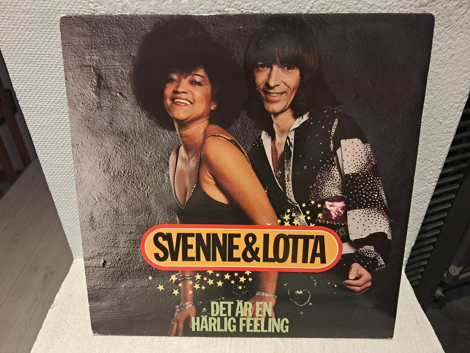 Svenne & Lotta - Det är en hä.. | Köp från SävarRecords på Tradera (651121524)