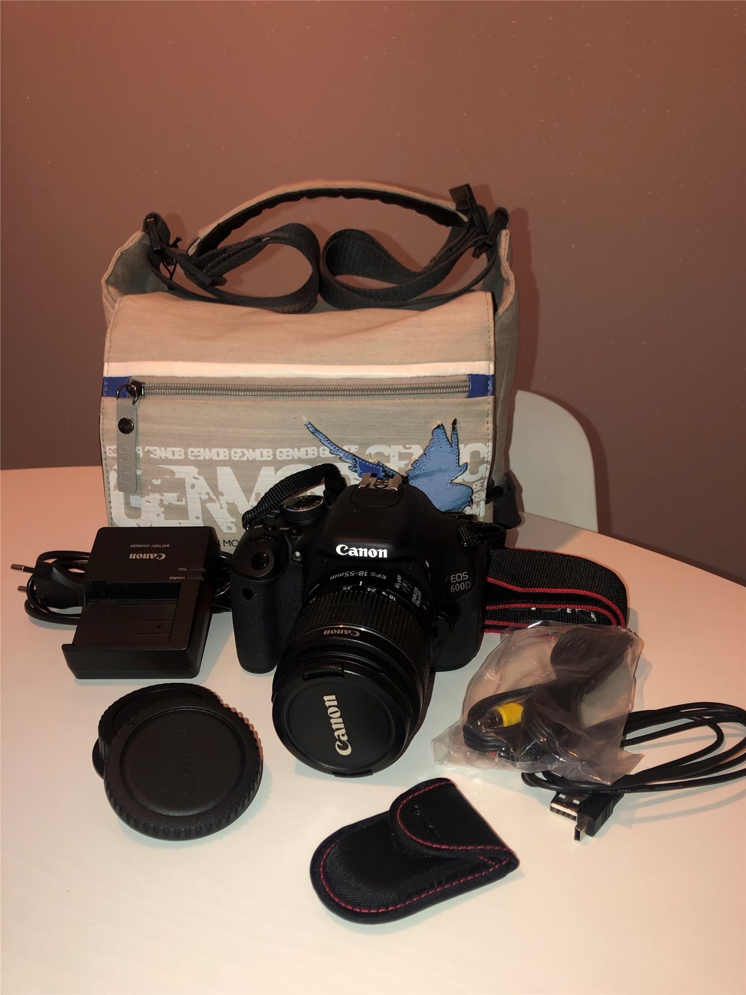 Canon eos 600D med tillbehör (345245917) ᐈ Köp på Tradera