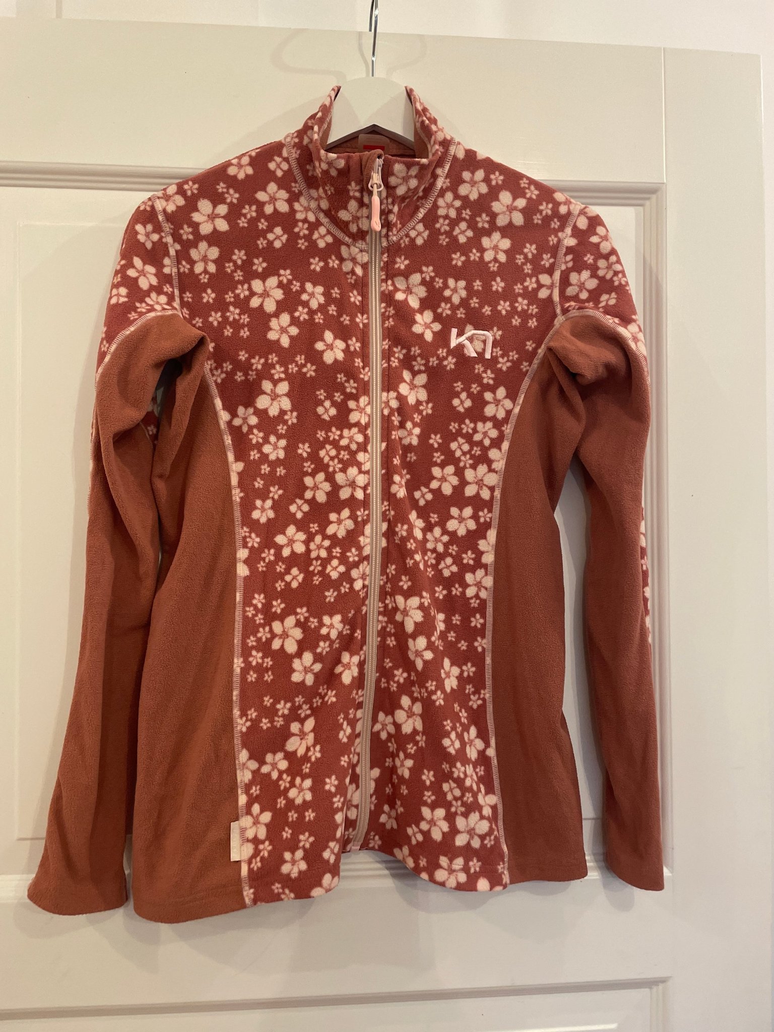 Se produkter som liknar Kari Traa rosa fleece stl M på Tradera (685888581)