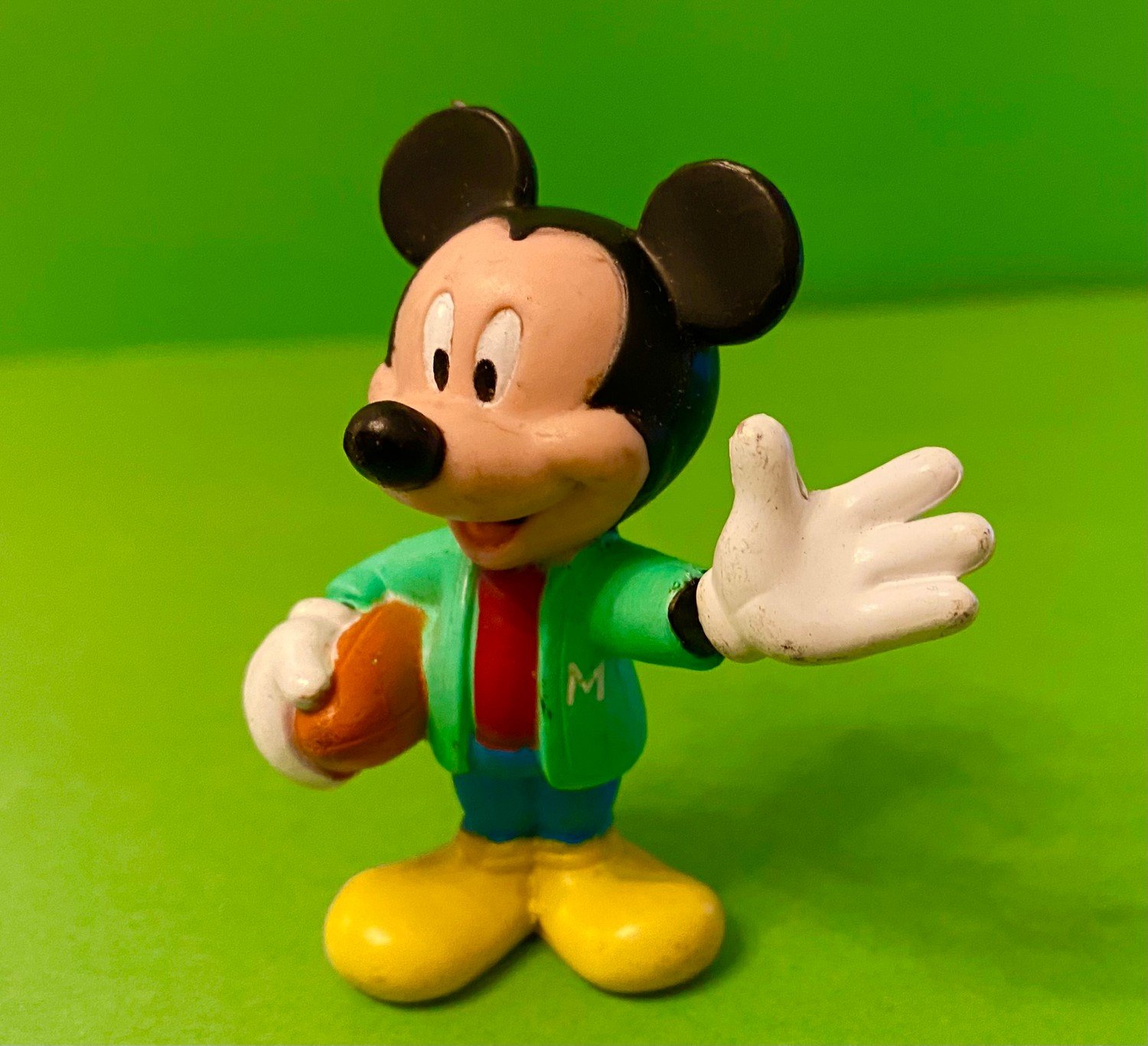 Musse Pigg med Rugbyboll Disney Figur Mickey Mo.. | Köp på Tradera (658291236)