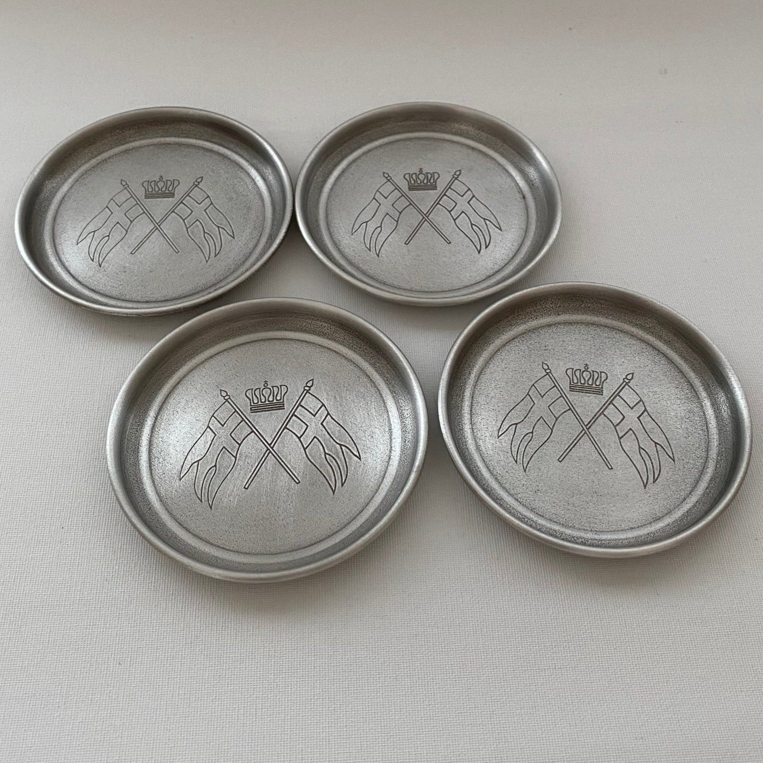 Se produkter som liknar 4 st Scandia Tenn Karlshamn D.. på Tradera (687108184)