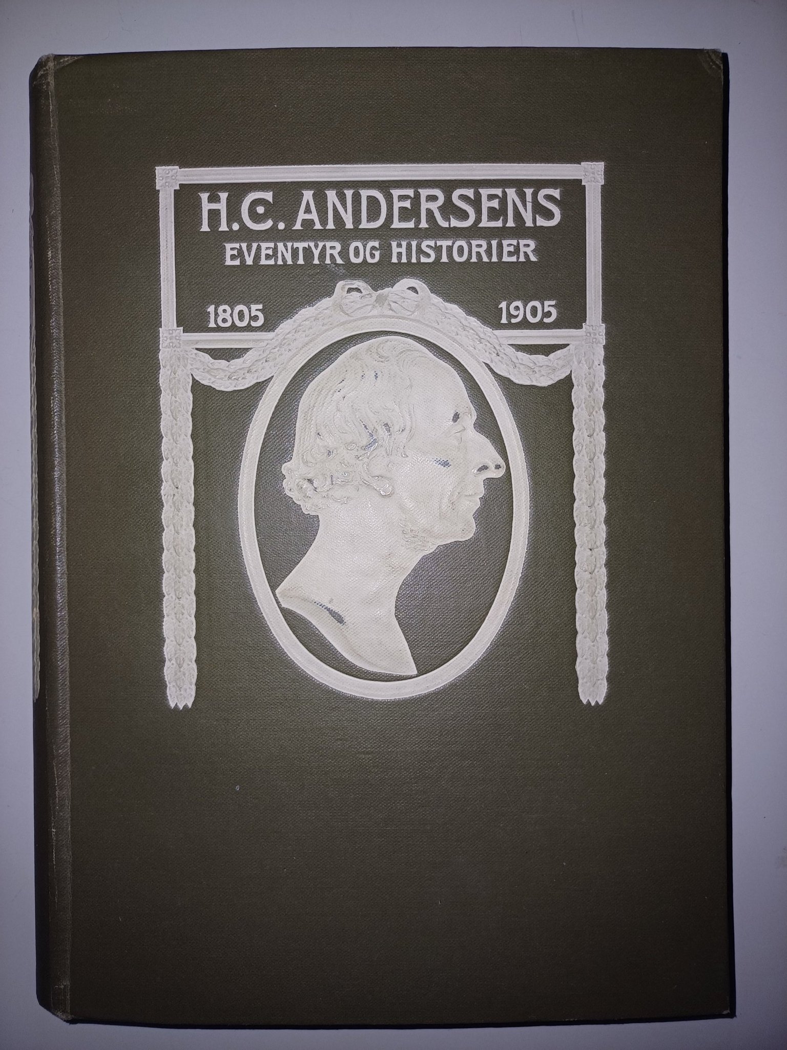 Se produkter som liknar H.C.ANDERSENS EVENTYR OG HIST.. på Tradera (626721462)