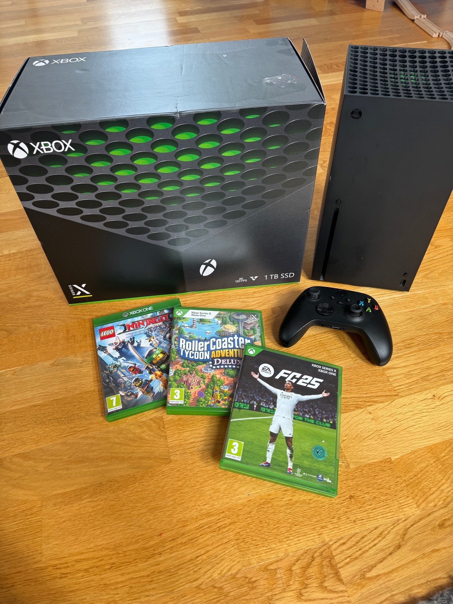 Xbox Series X med spel | Köp på Tradera (687307816)
