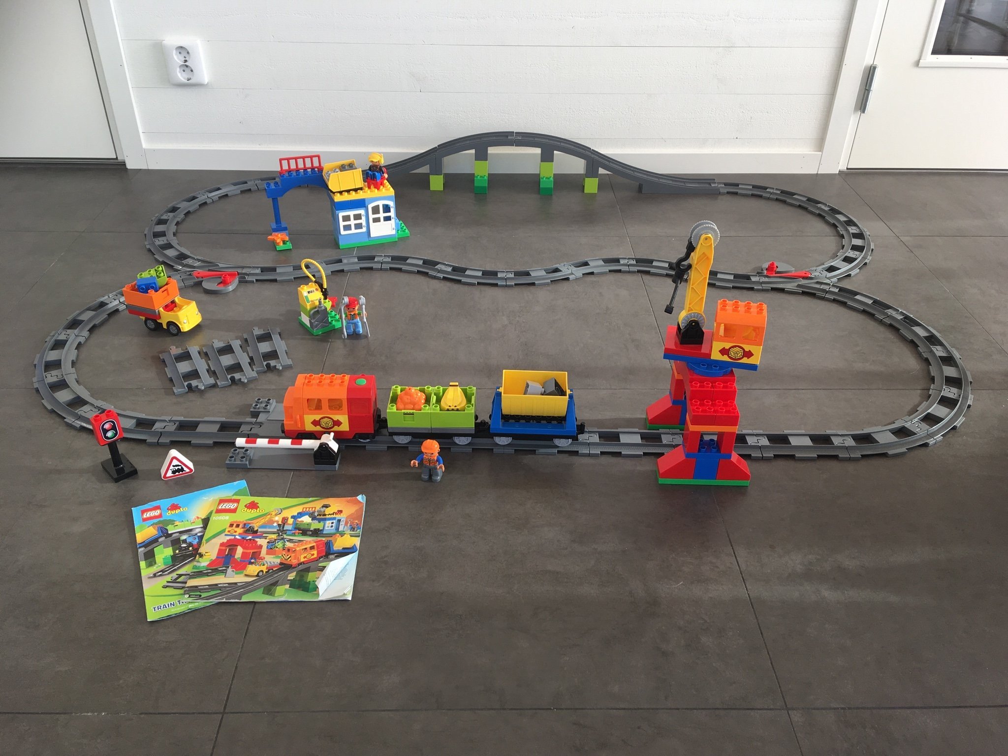 Lego Duplo tåg + extra räls. 10508 + 10506 (423957836) ᐈ Köp på Tradera