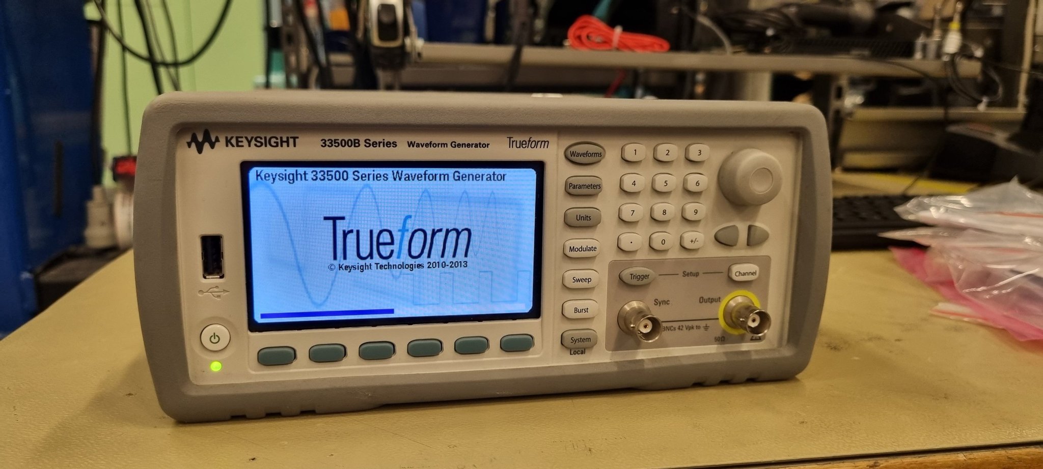 Keysight 33500b Series Waveform Generator Köp På Tradera 595731661