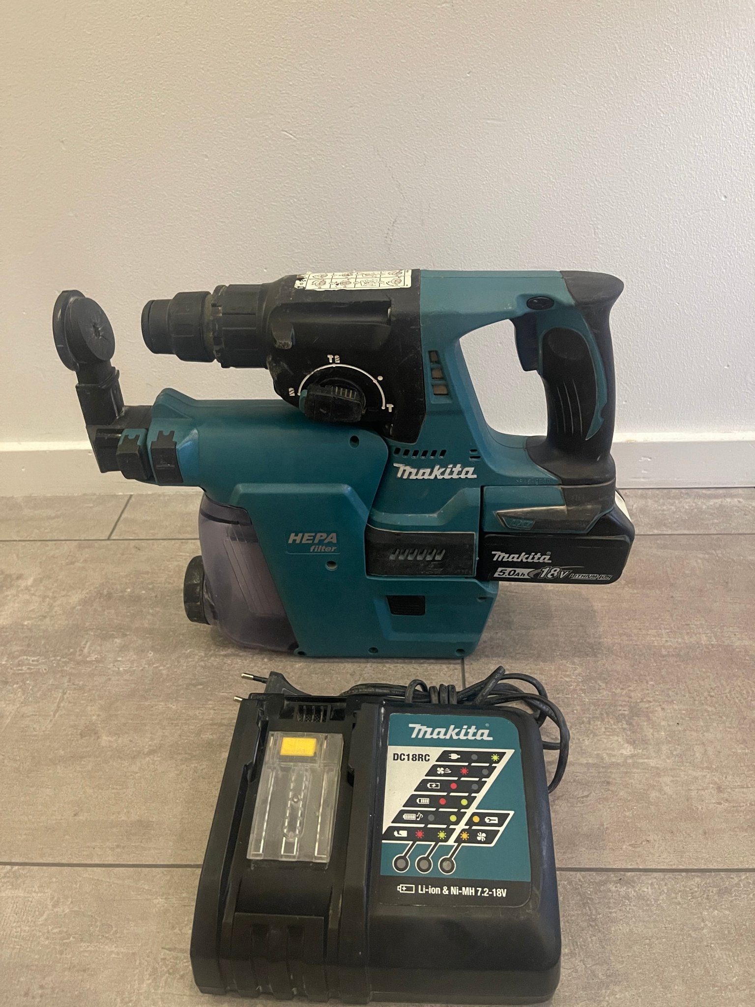 Makita DHR242 18v Borrhammare | Köp på Tradera (626039129)