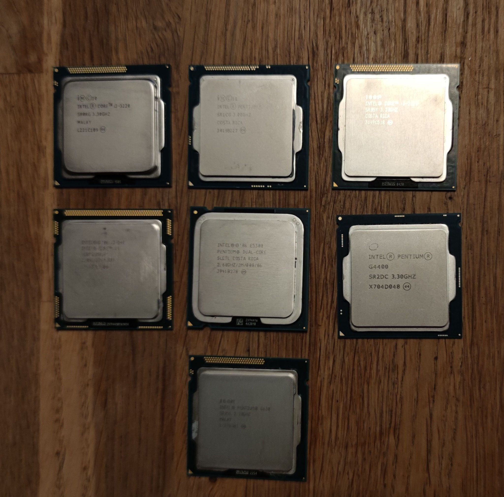 Se produkter som liknar 7st Intel CPU på Tradera (618093738)