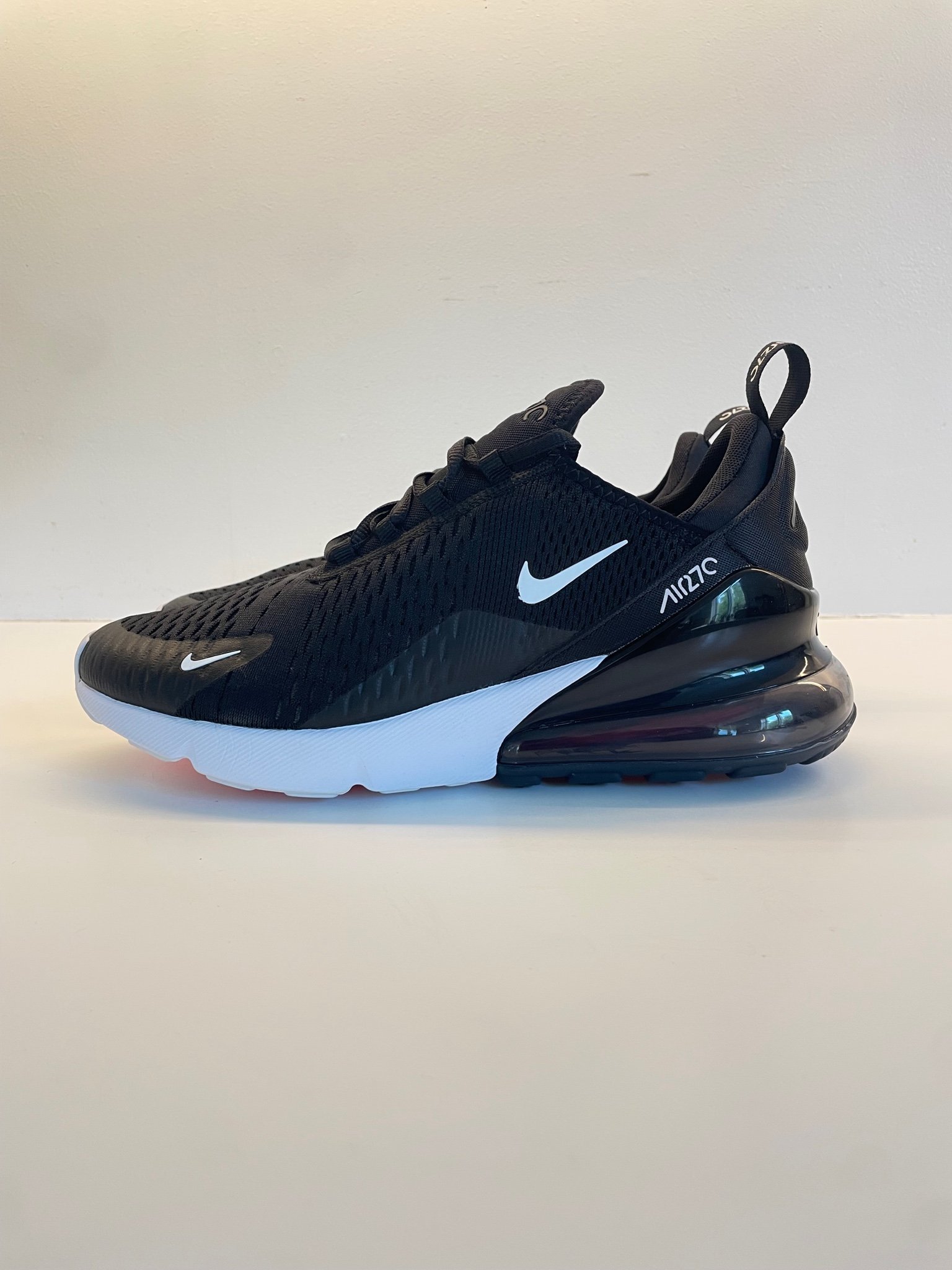 Nike Air Max 270 (storlek 43) us9,5 | Köp på Tradera (689217029)