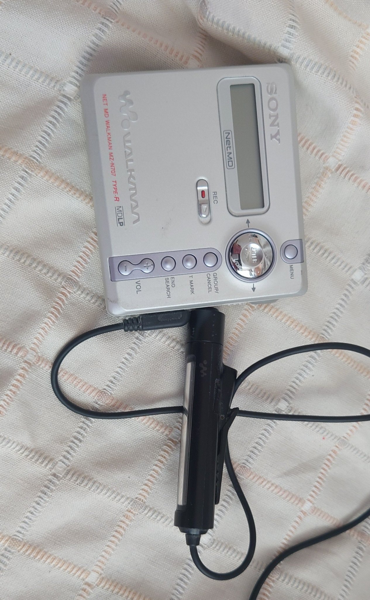 Se produkter som liknar Sony MZ-N707 Net MD Walkman M.. på Tradera (696726711)