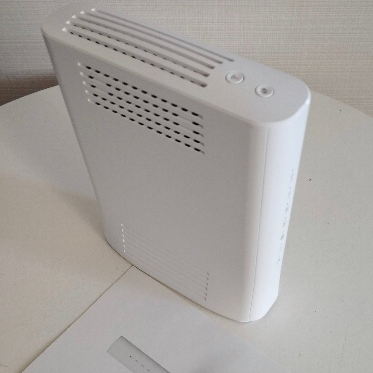 Se produkter som liknar TELE2 WIFI HUB C2 Kraftfull r.. på Tradera ...