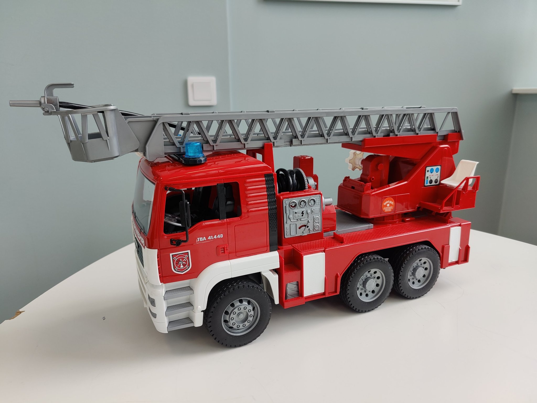 Se produkter som liknar Bruder MAN TGA Brandbil med f.. på Tradera ... Se produkter som liknar Bruder MAN TGA Brandbil med f.. på Tradera ...