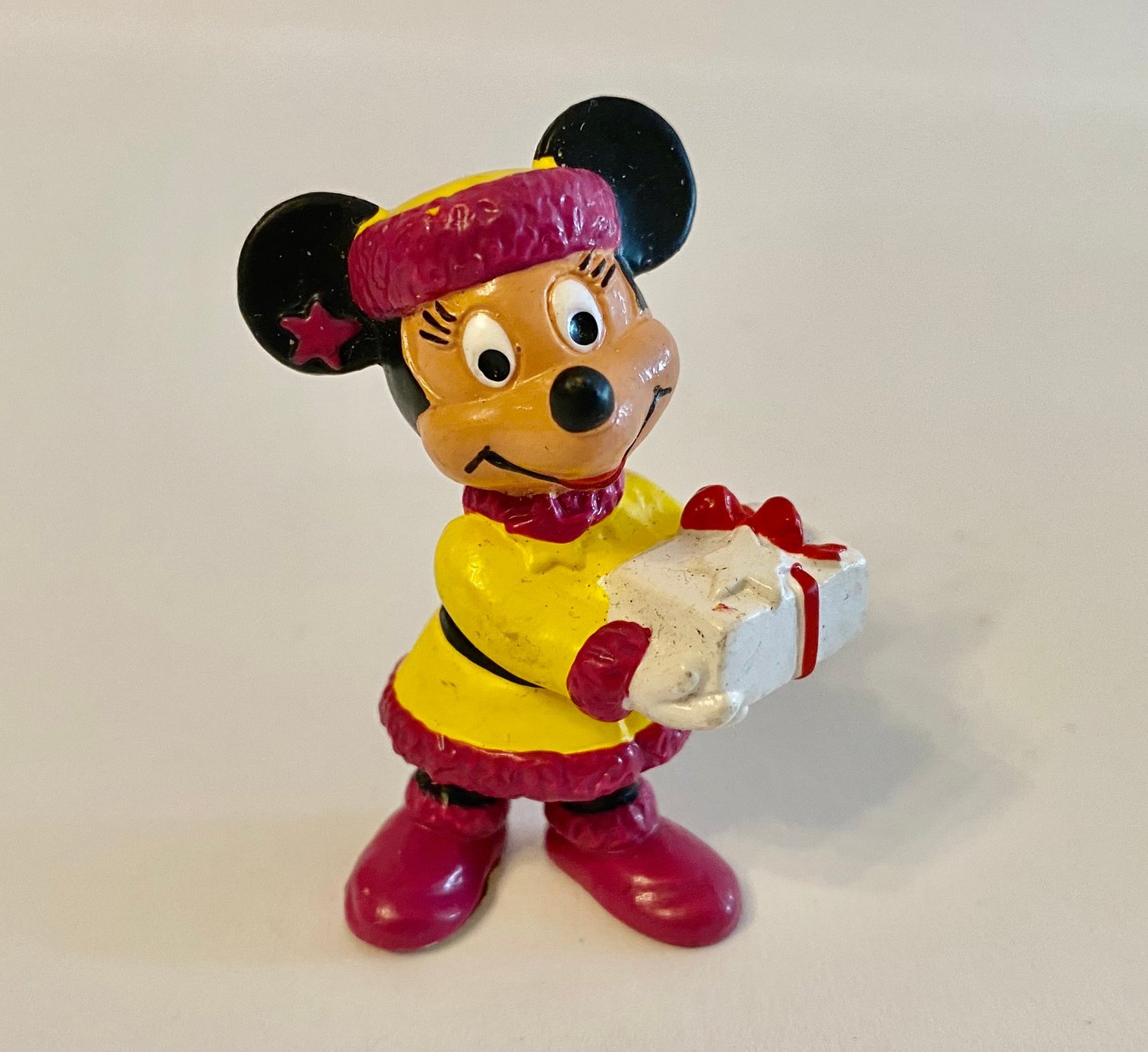 Mimmi Mus med Paket Julklapp Disney Figur Bully.. | Köp på Tradera (668786489)