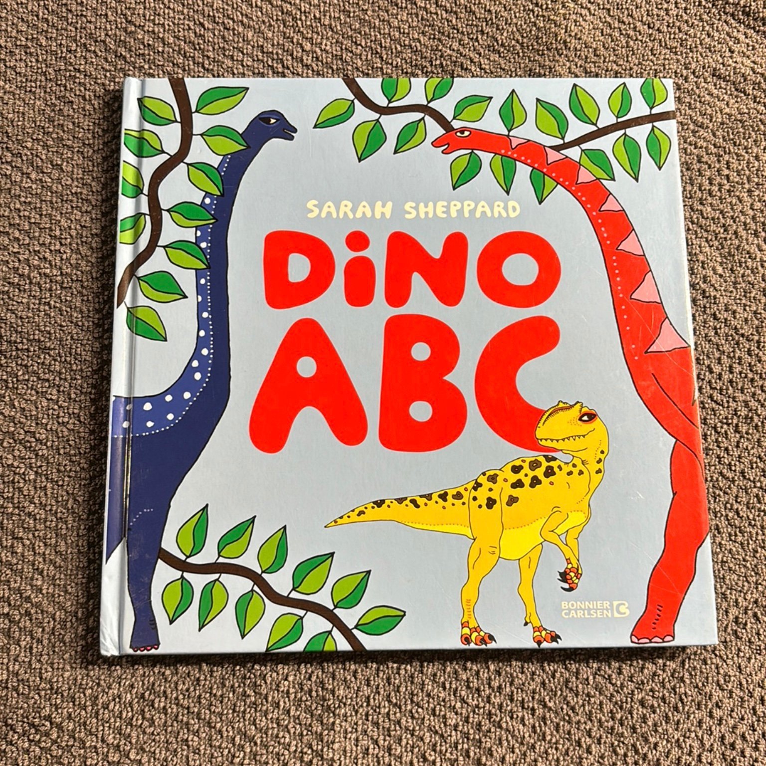 Se produkter som liknar Dino ABC pedagogisk barnbok på Tradera (630916520)