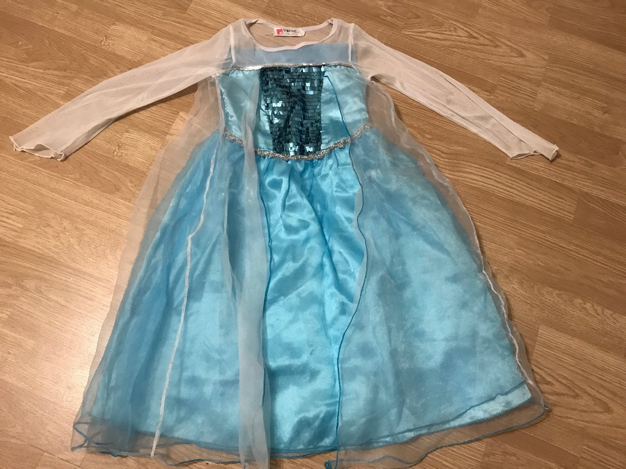 Se Produkter Som Liknar Elsa Frost Klänning 130 På Tradera 613491512