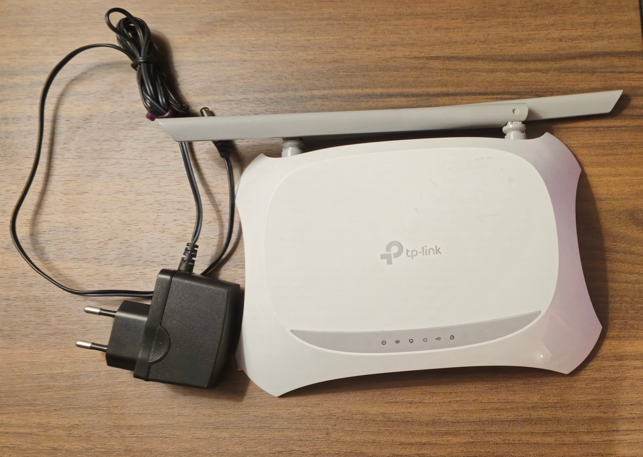 Se produkter som liknar TP-Link TL-MR3420 3G/4G på Tradera (687249283)