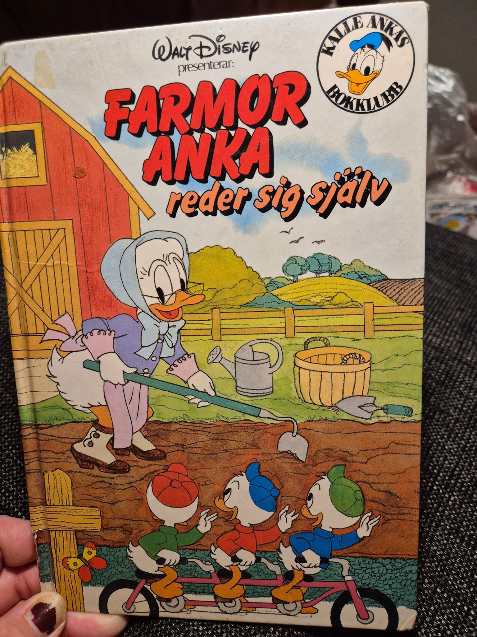 Farmor Anka reder sig själv, Walt Disney Produc.. | Köp på Tradera (688551452)
