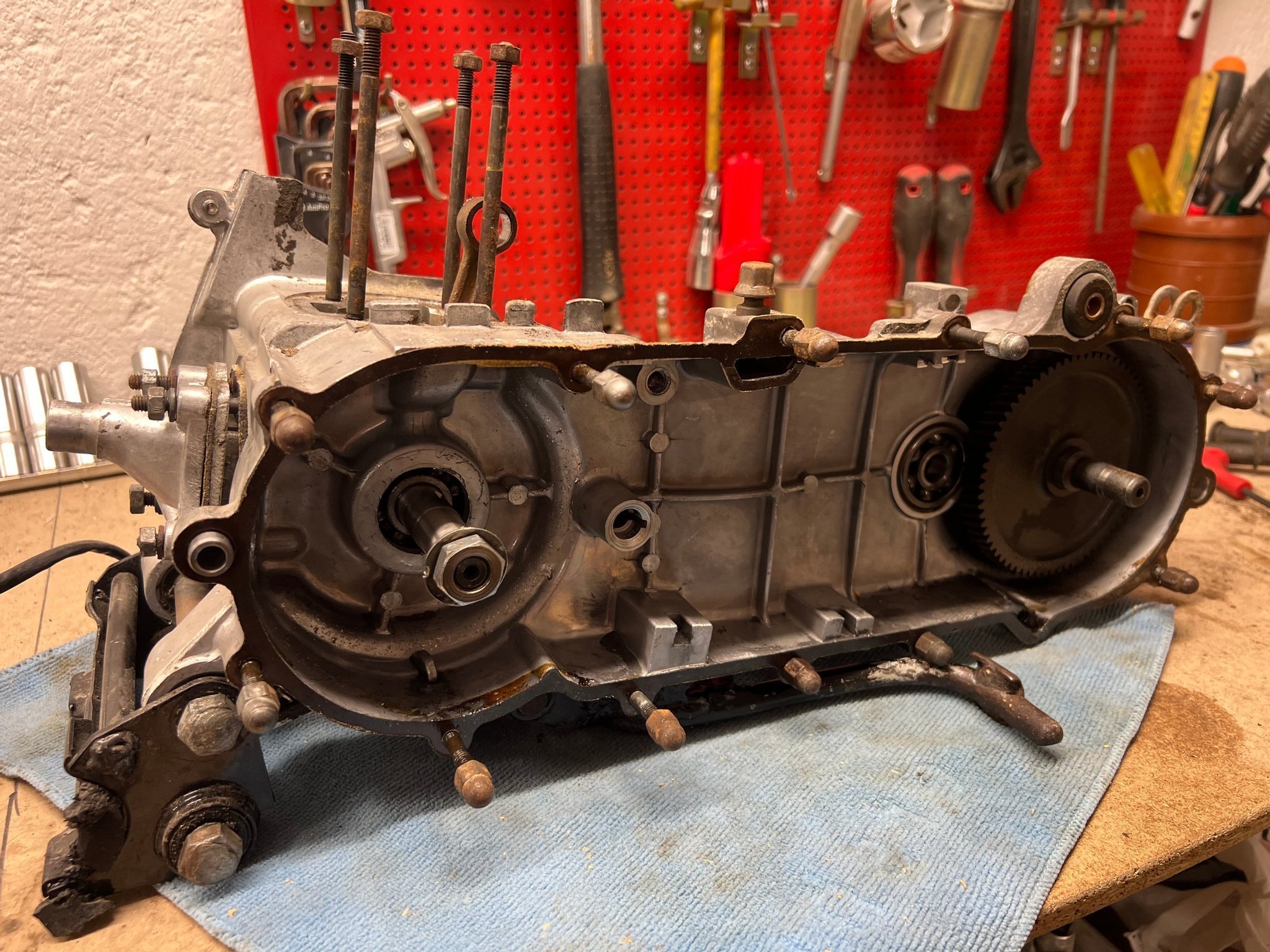 Se produkter som liknar Moped Motor Bajaj Bonnie på Tradera (707692532)