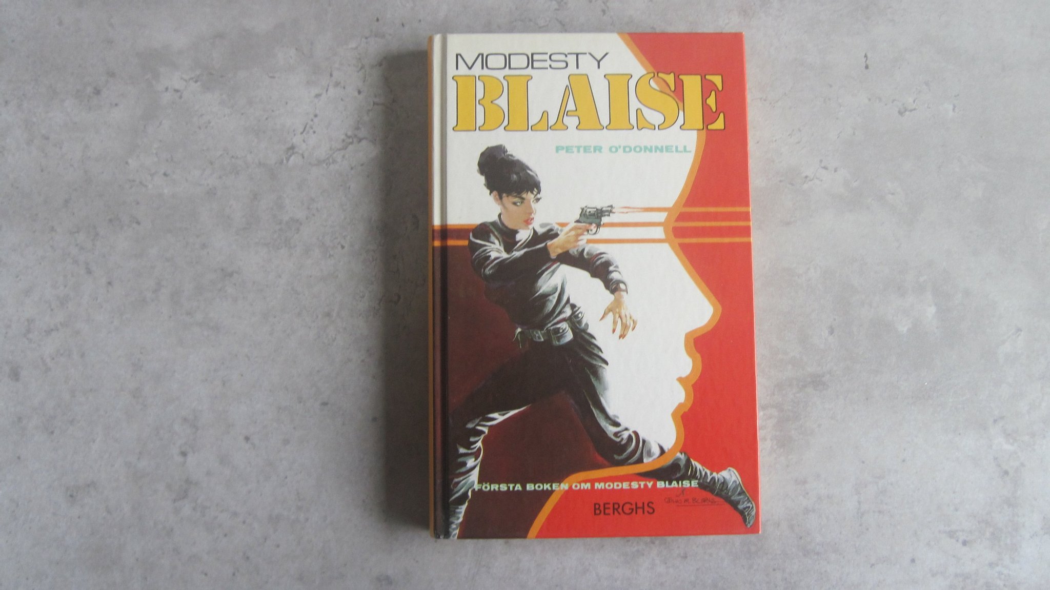 Se produkter som liknar Modesty Blaise - Första boken.. på Tradera (693510961)