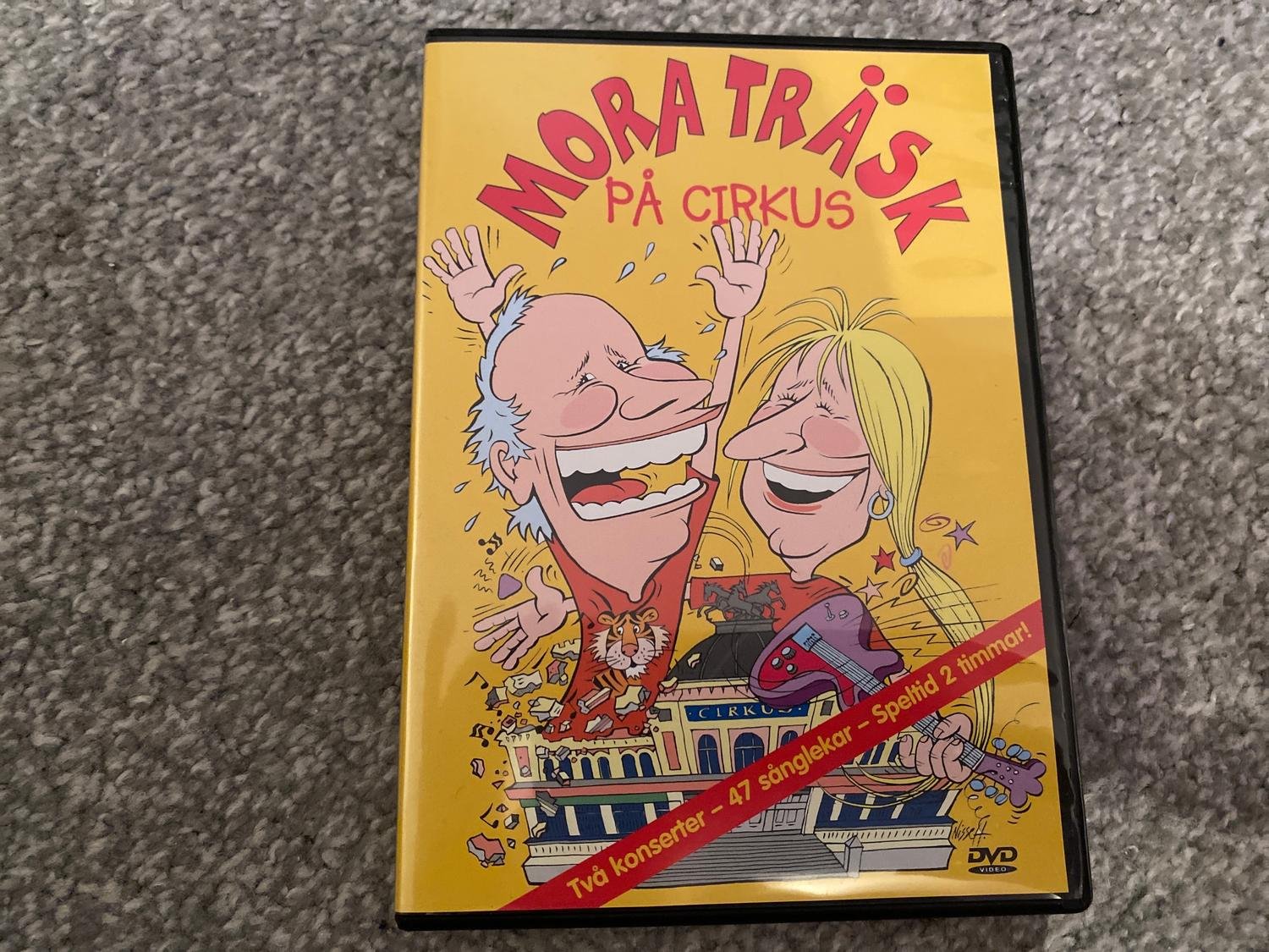 Mora Träsk på cirkus, DVD | Köp från Levaloppan-nu på Tradera (624223750)