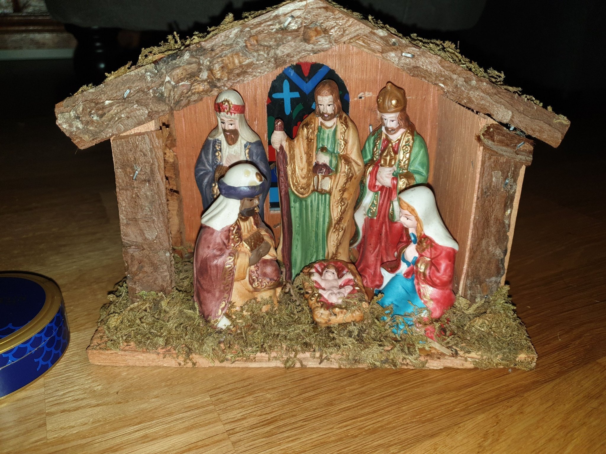 Julkrubba, krubba,Jesus,krubba med figurer med .. | Köp på Tradera (706816339)