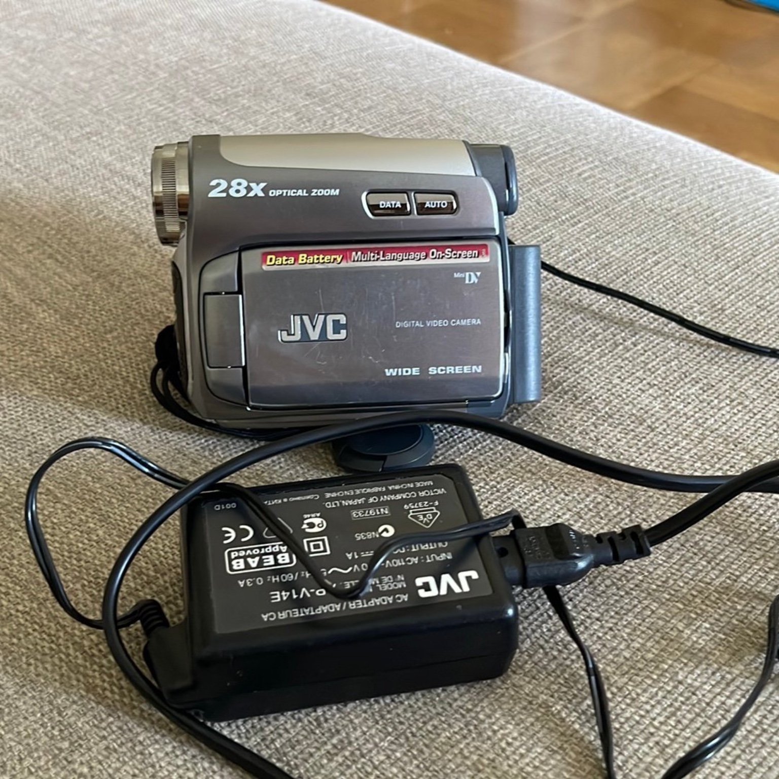 Se produkter som liknar MINI DV JVC VIDEOKAMERA på Tradera (638673626) Se produkter som liknar MINI DV JVC VIDEOKAMERA på Tradera (638673626)