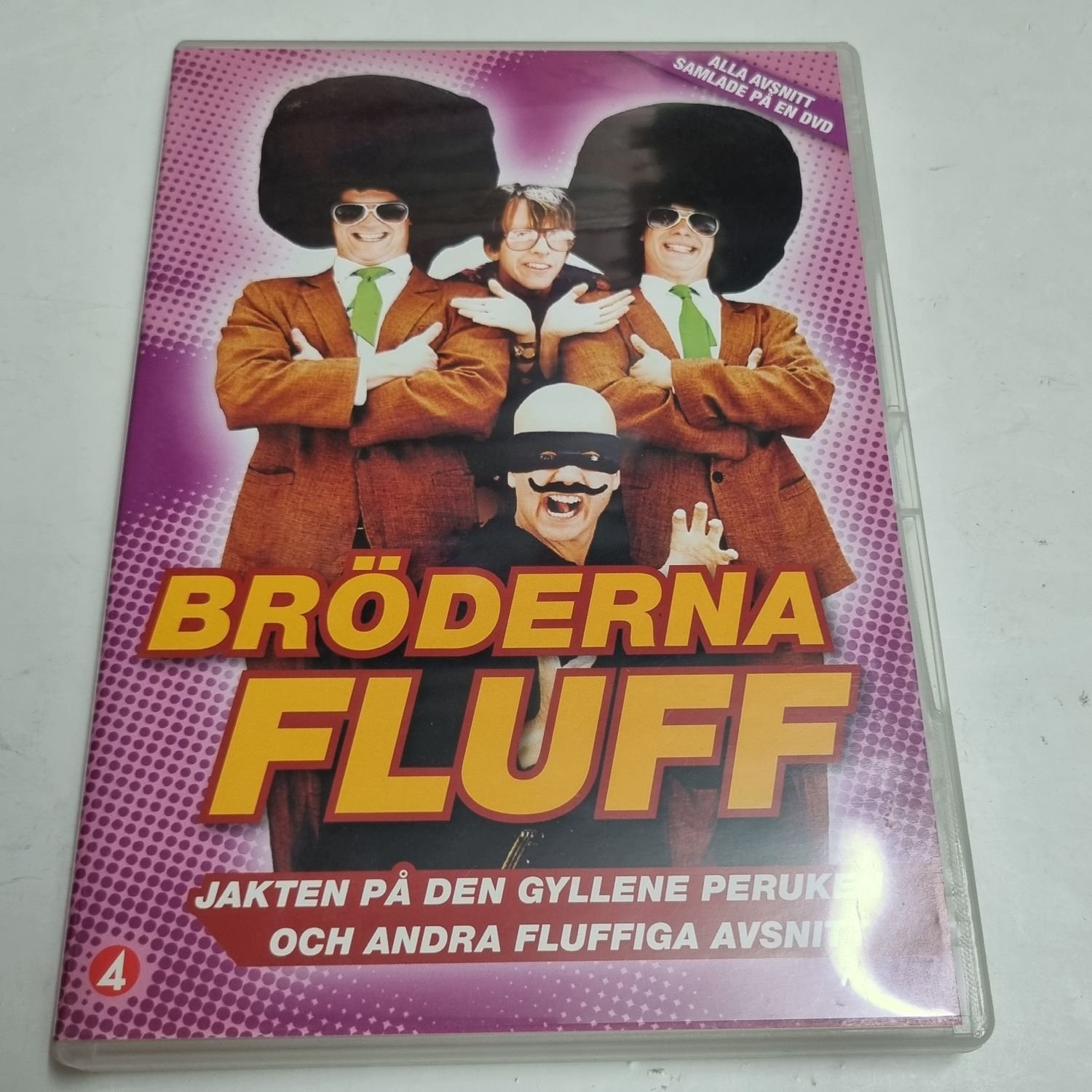 Se produkter som liknar Bröderna Fluff alla avsnitt DVD på Tradera (623205719)