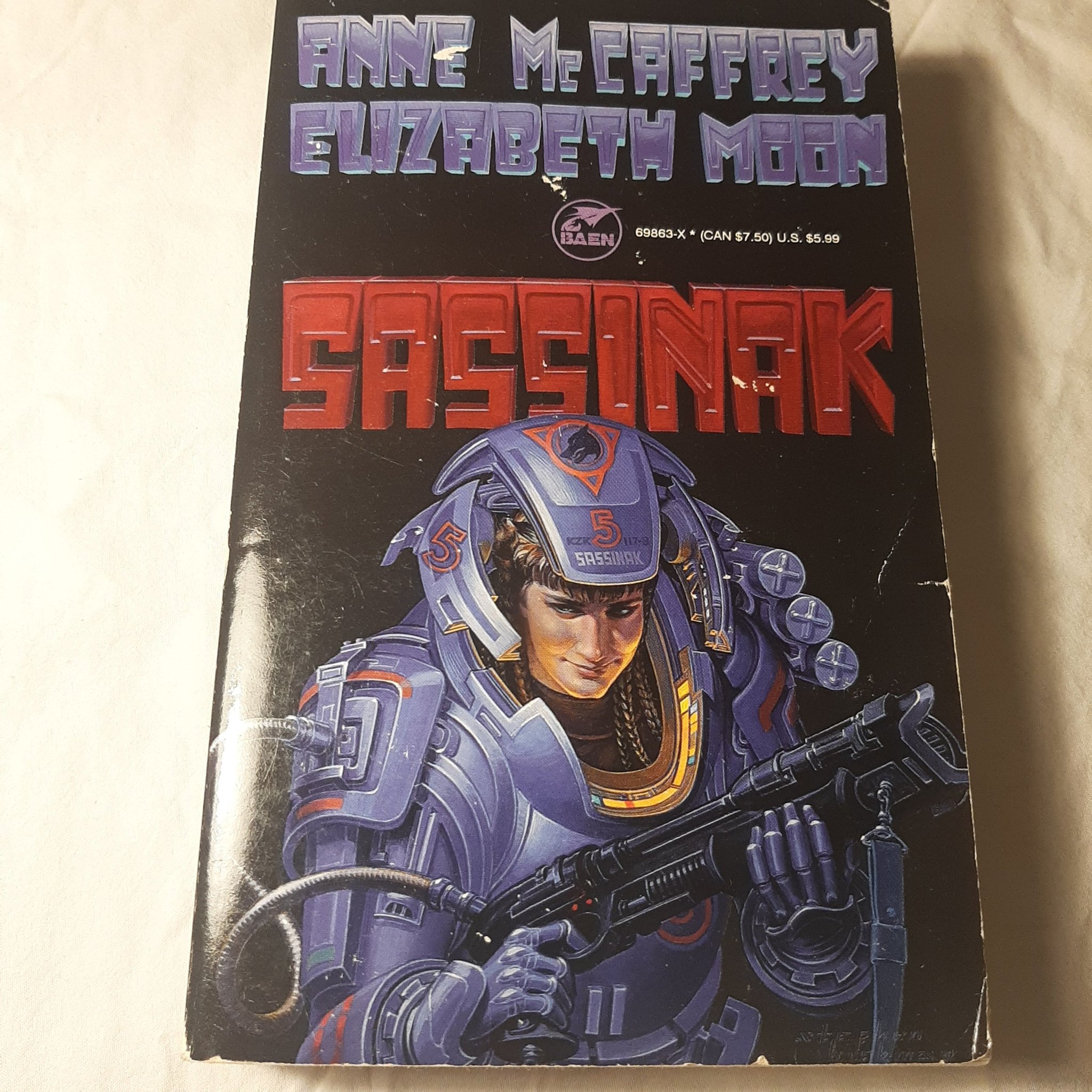 Se produkter som liknar Sassinak av Anne McCaffrey oc.. på Tradera ...