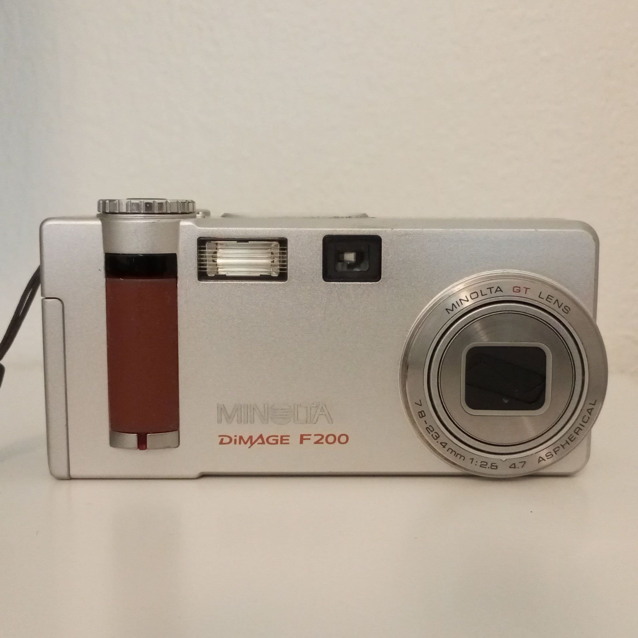 Minolta DiMAGE F200 Digital kompaktkamera. | Köp på Tradera (696985103)