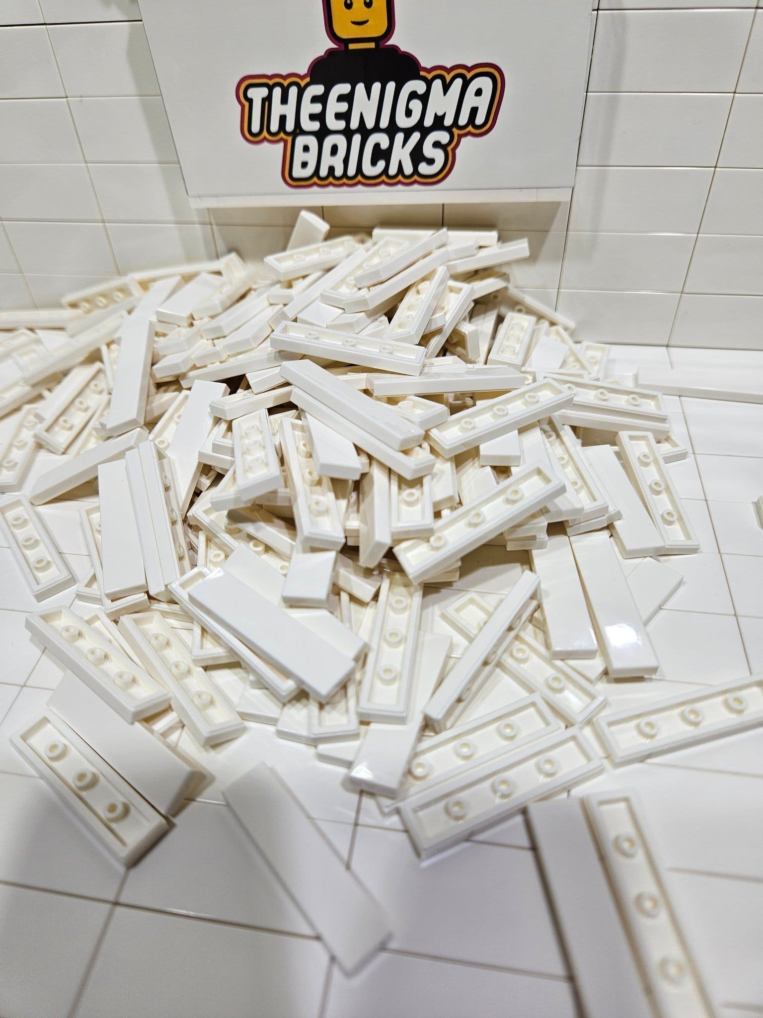 Se produkter som liknar *NYTT* LEGO Tile 1x4 | 250st .. på Tradera ...