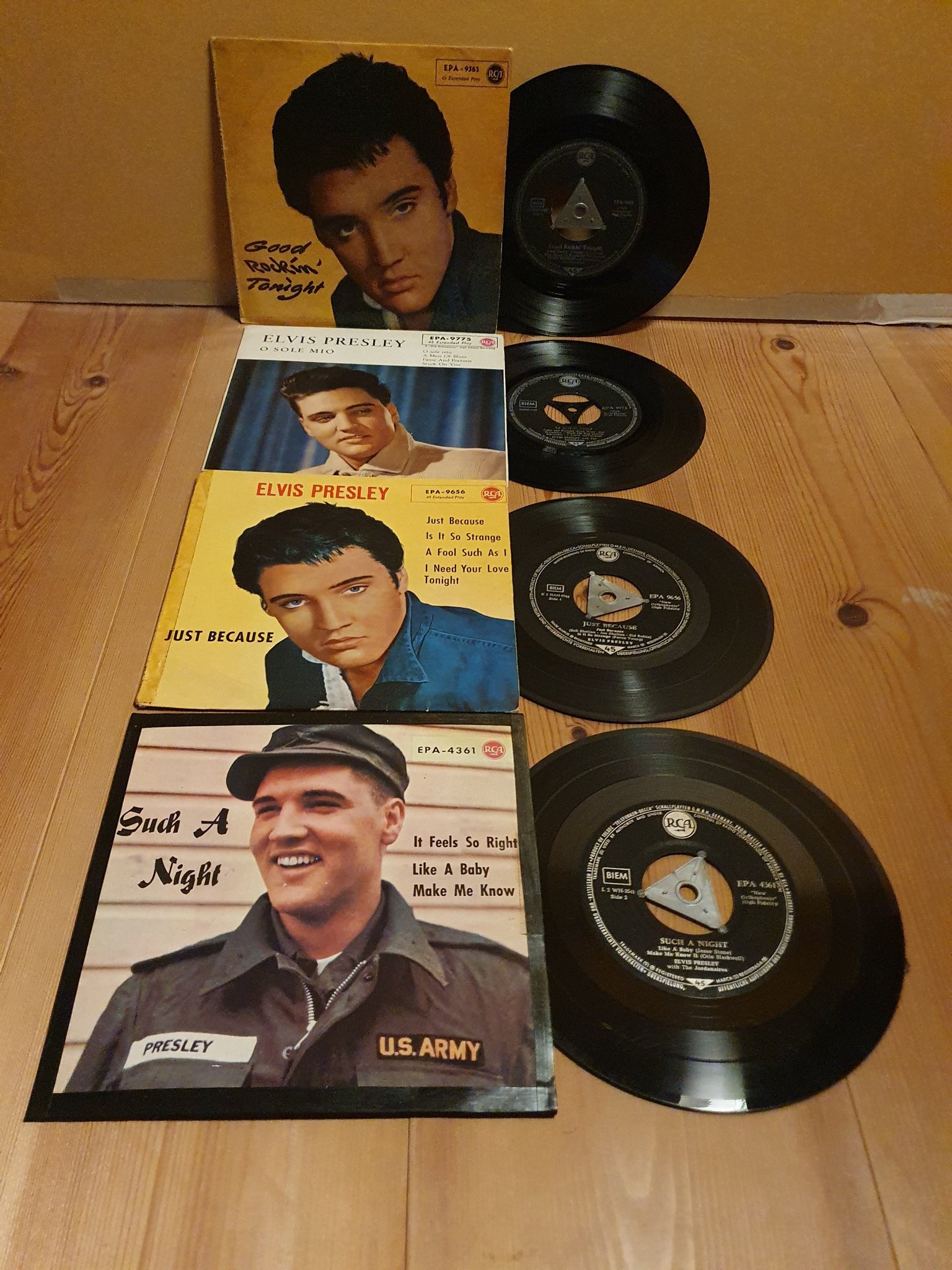 Se produkter som liknar Elvis Presley EP-skivor - 4 s.. på Tradera ...
