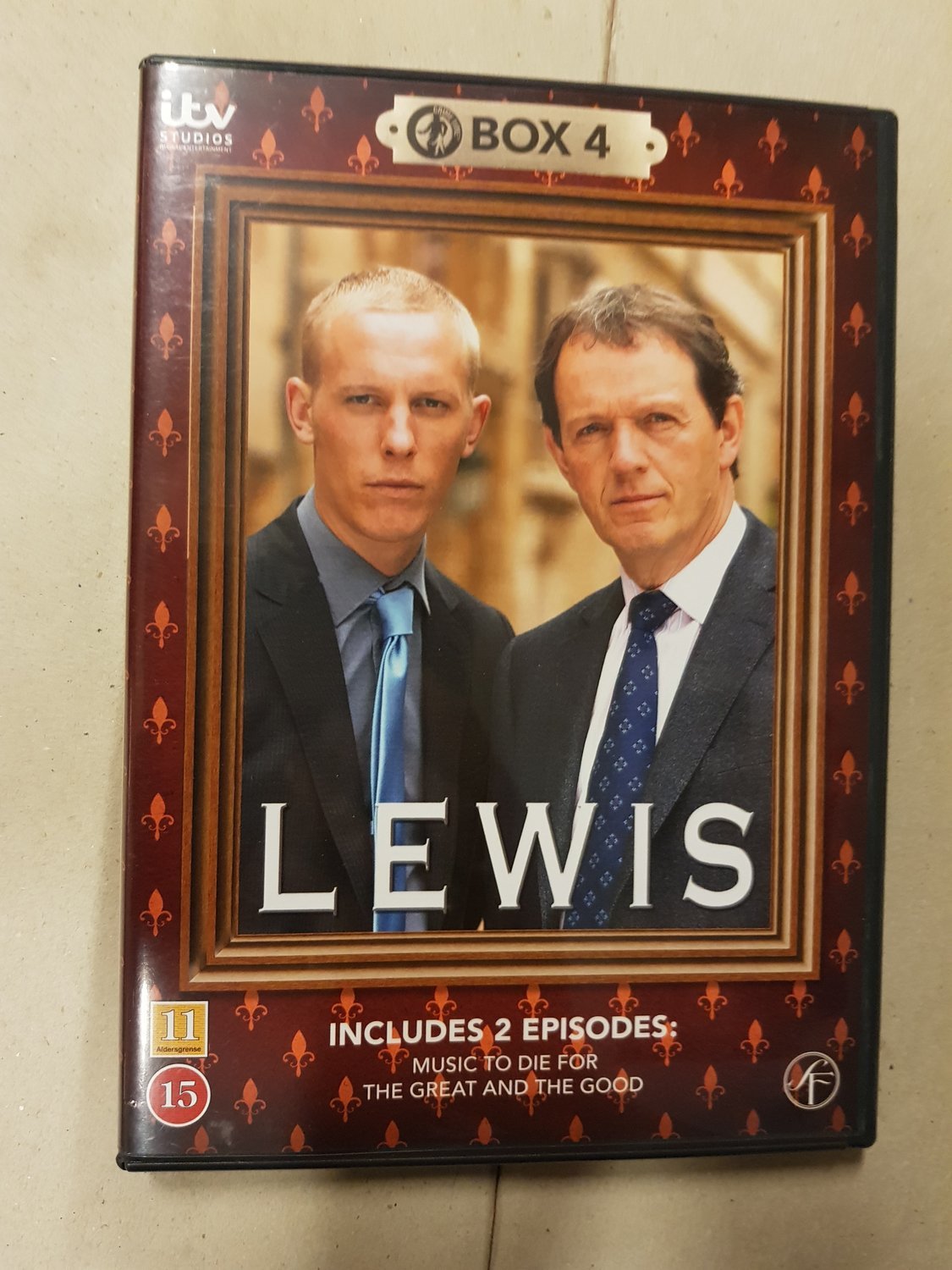 Se produkter som liknar Lewis - Box 4 - Fint Skick! på Tradera (610284436)