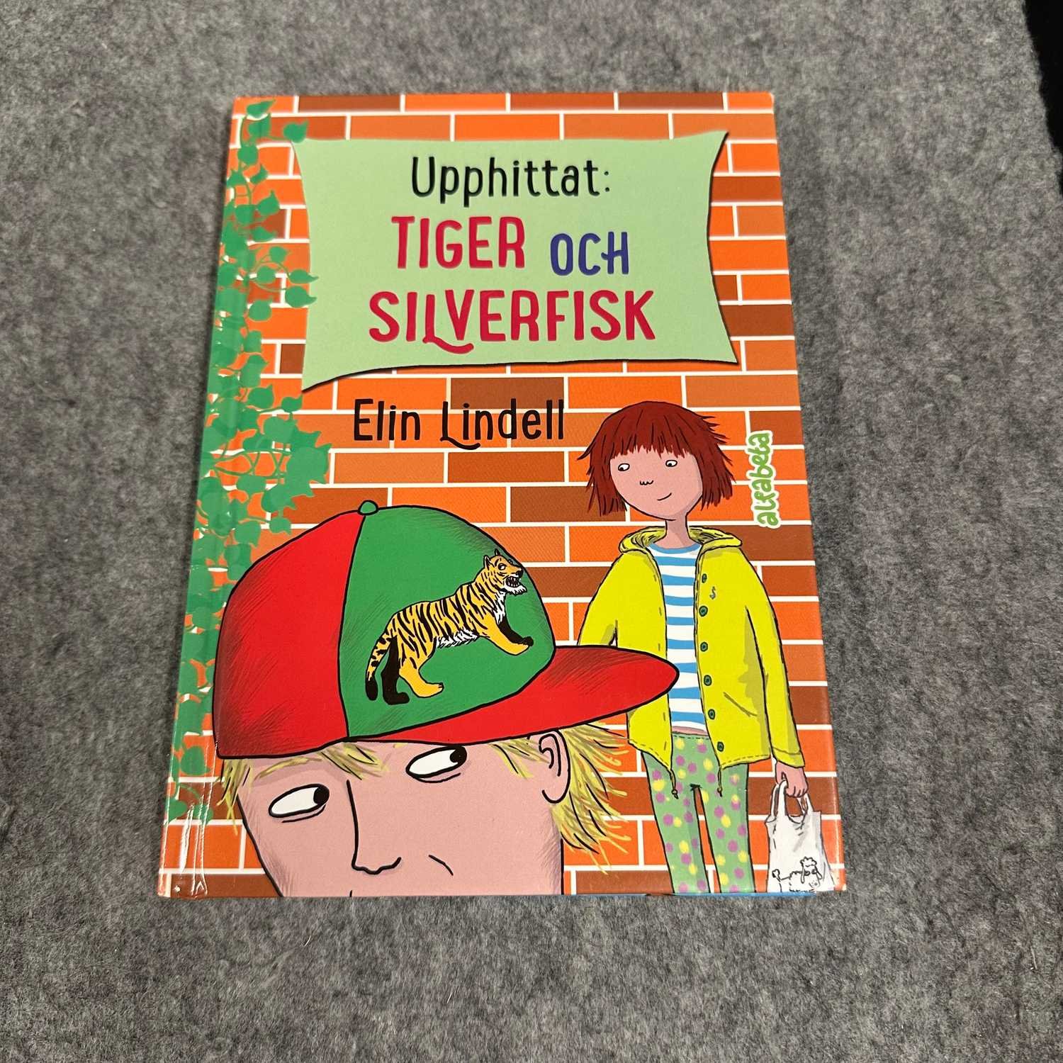 Elin Lindell - Upphittat Tiger .. | Köp från LindesFynd på Tradera ...