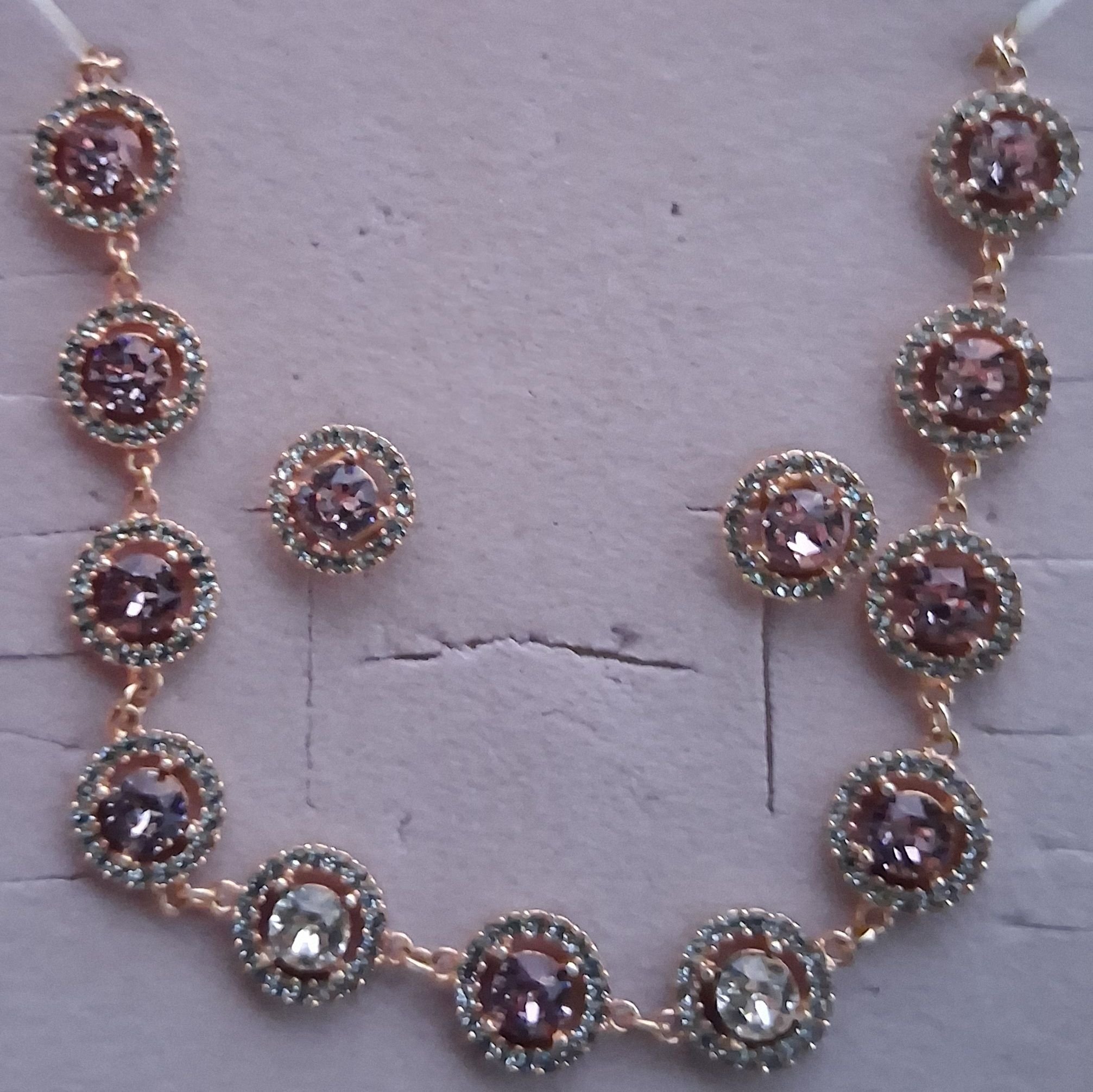 Se produkter som liknar Miss Miranda set från Lily An.. på Tradera ...