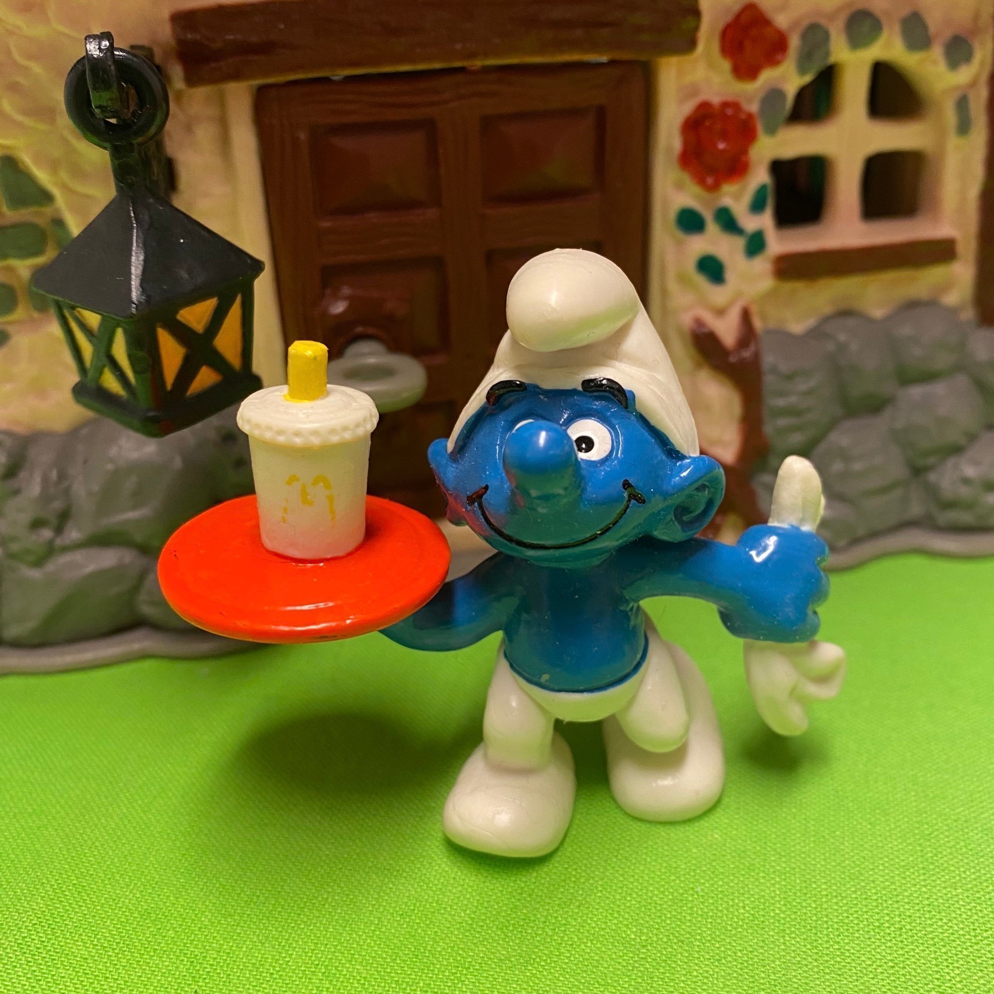 Mcdonalds reklamsmurf, smurf som servitör med l.. | Köp på Tradera ...