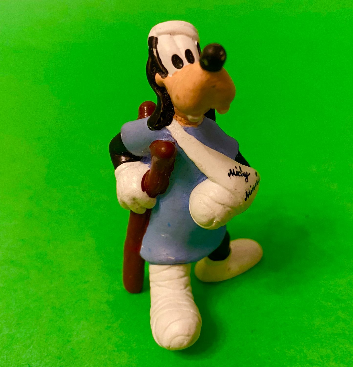 Långben som Brutit benet Disney Figur Bully Bul.. | Köp på Tradera (642225115)