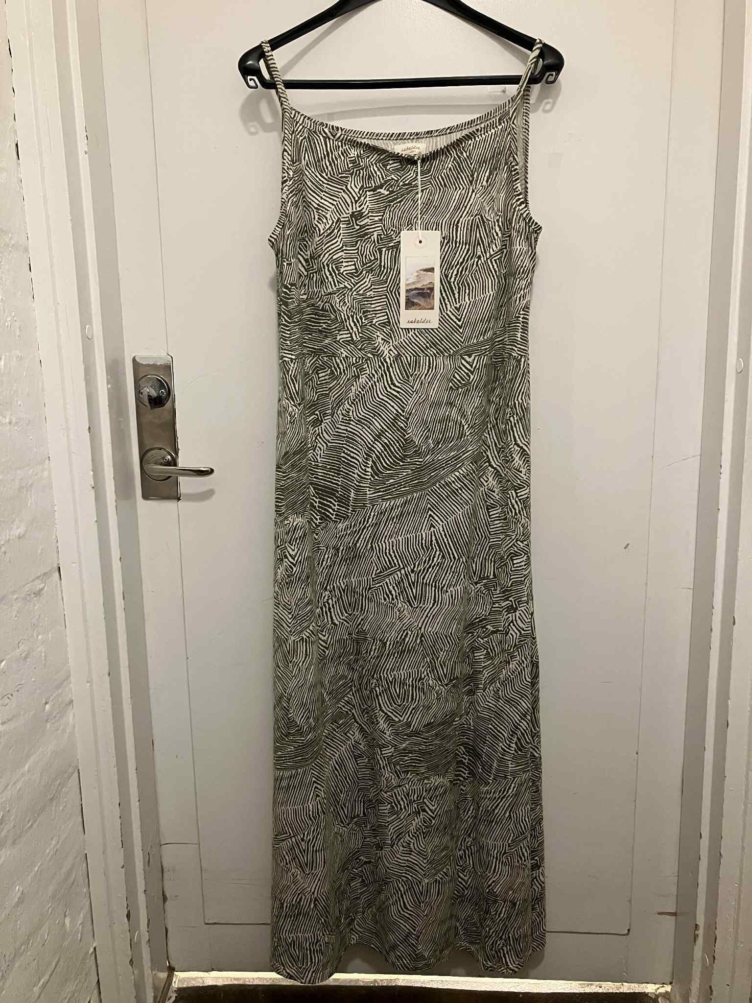 Se produkter som liknar Fantastisk klänning från Raba.. på Tradera ...