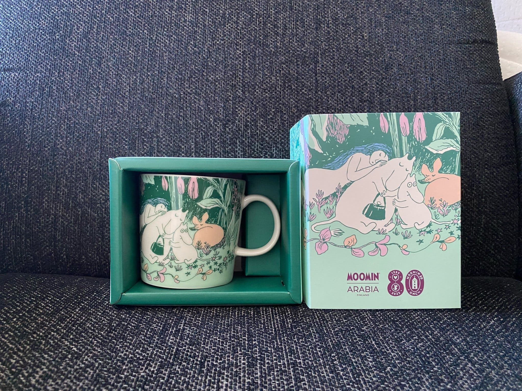 Se produkter som liknar Arabia Mumin Jubileum Mugg 80.. på Tradera ...